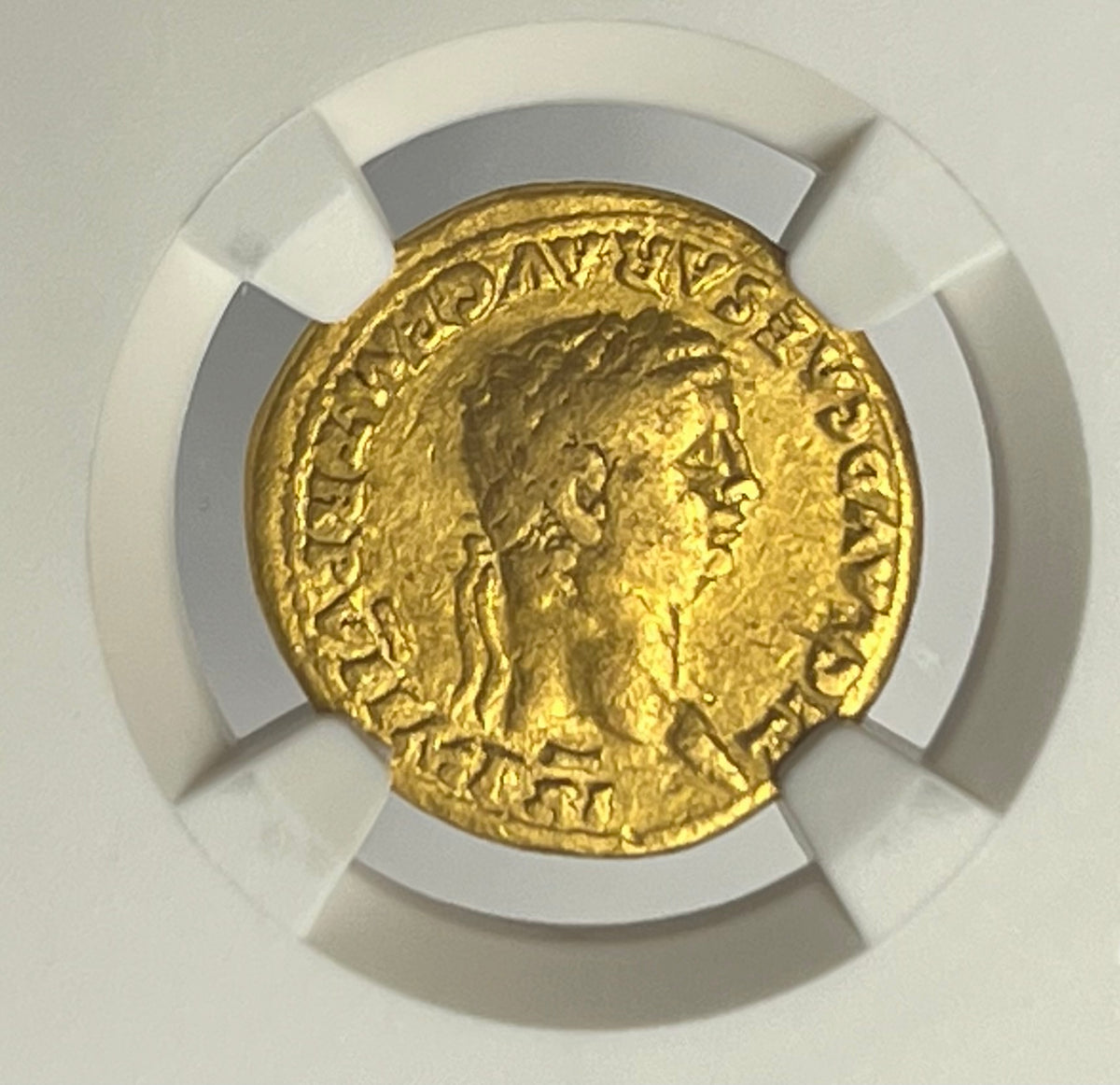 Claudius, AD 41-54 AV Aureus (7.72g) Iv SPOR PP OB C S in oak wreath N ...